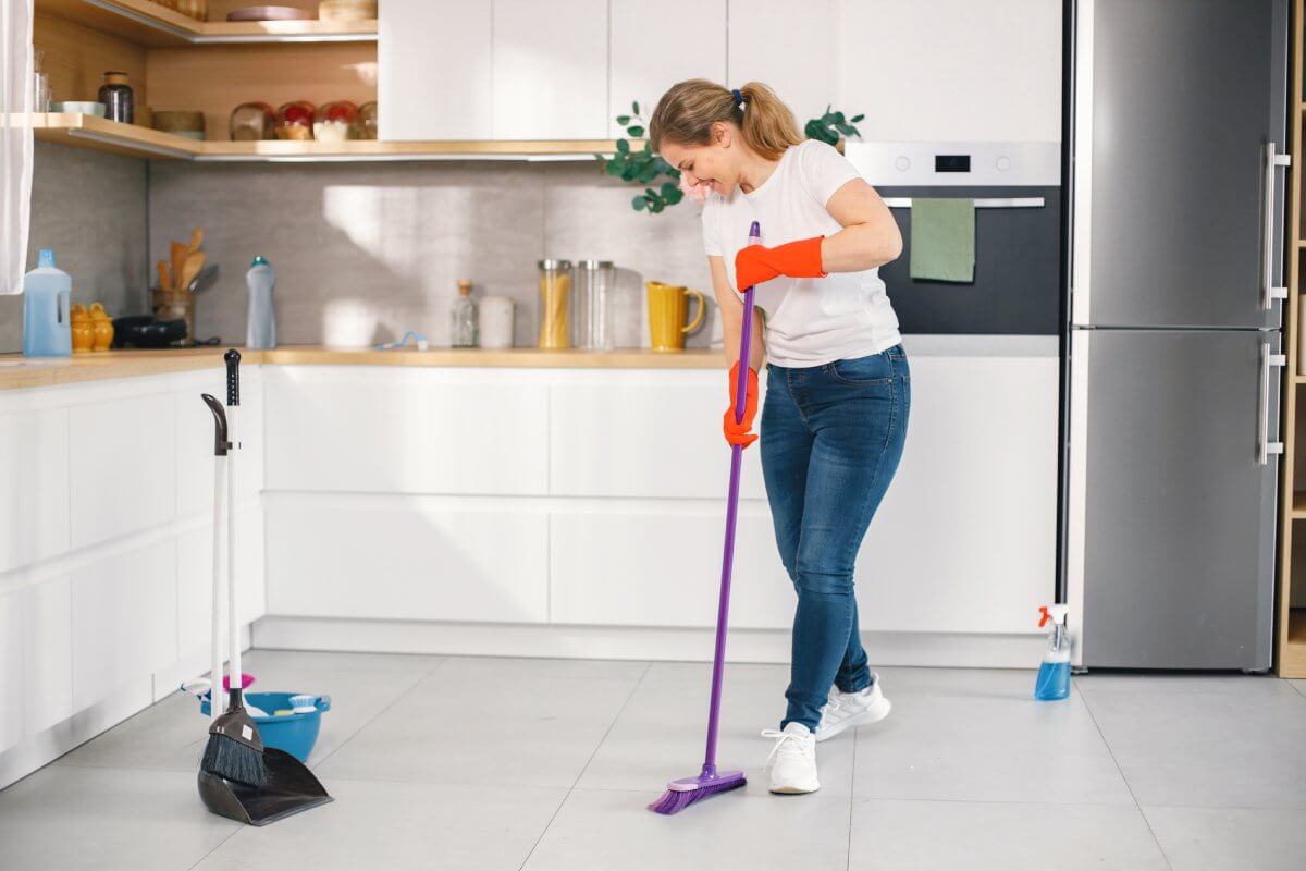 10 Housekeeping Products to Keep Your Home Smelling Fresh
